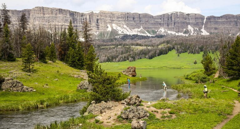 See the Rugged Beauty of the Absaroka Mountains